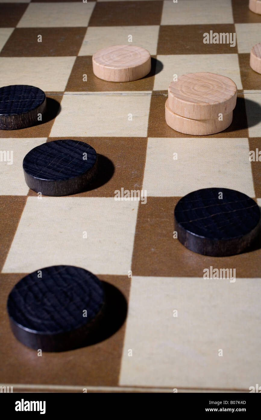 Draughts hi-res stock photography and images - Alamy