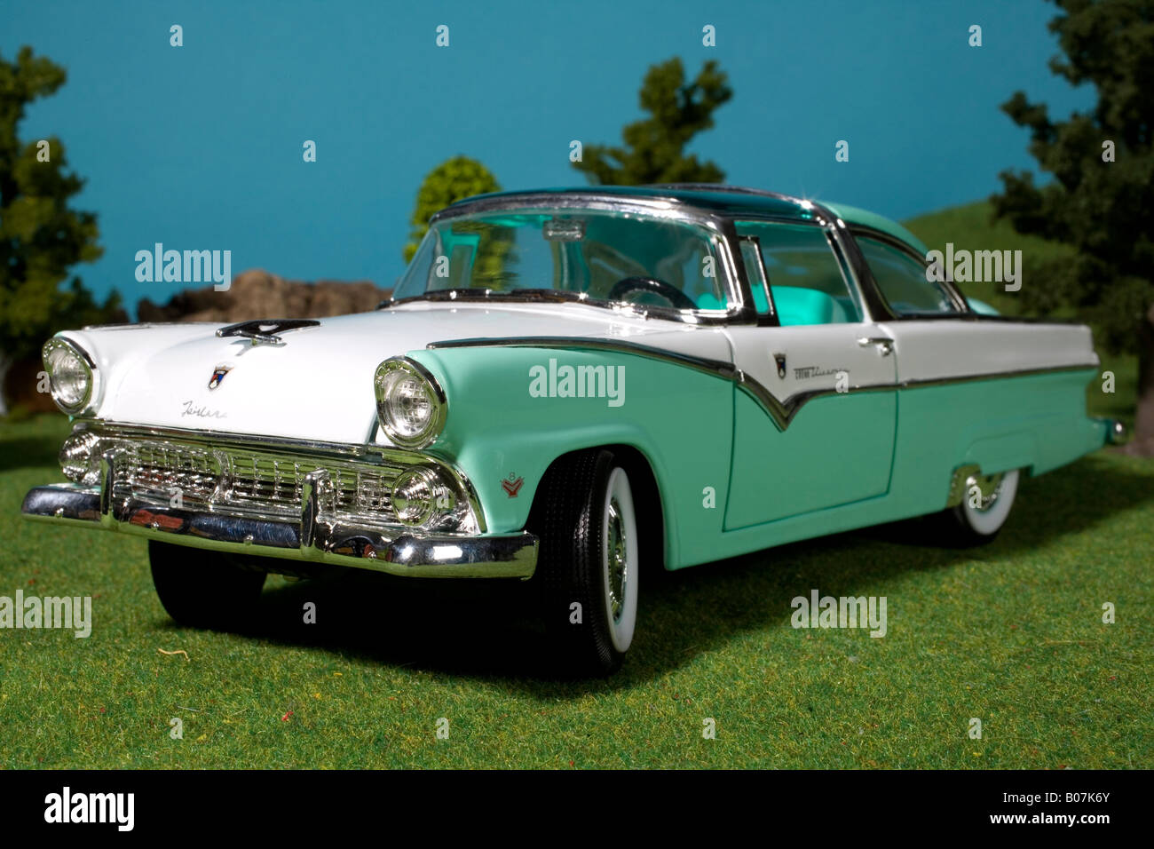 1955 ford fairlane hi-res stock photography and images - Alamy