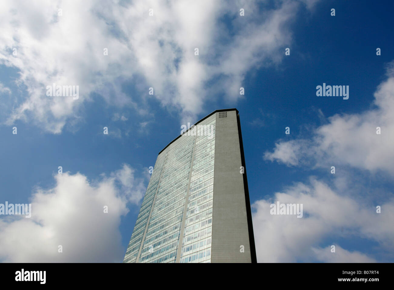 Pirelli tower milan hi-res stock photography and images - Alamy