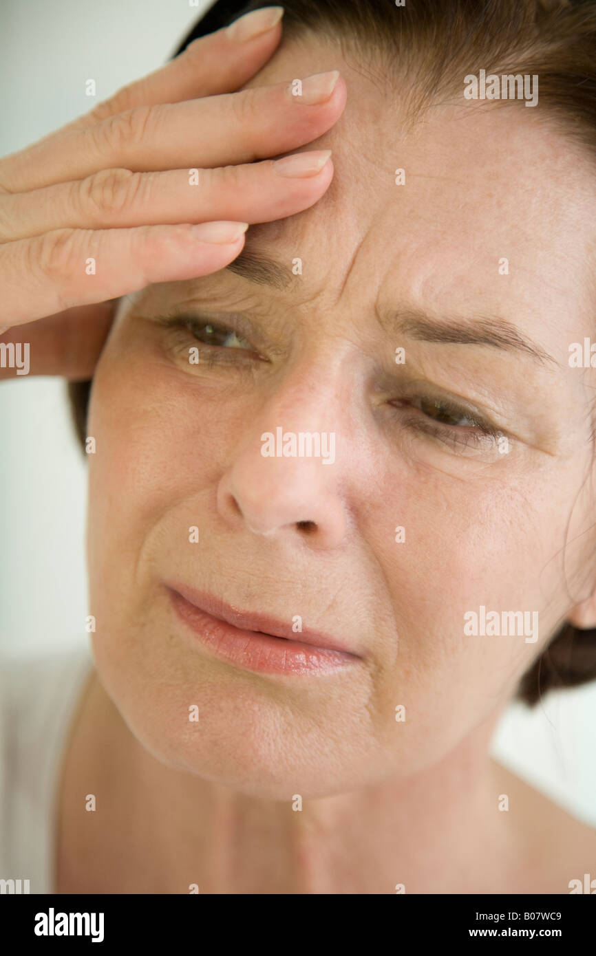 woman in pain Stock Photo - Alamy