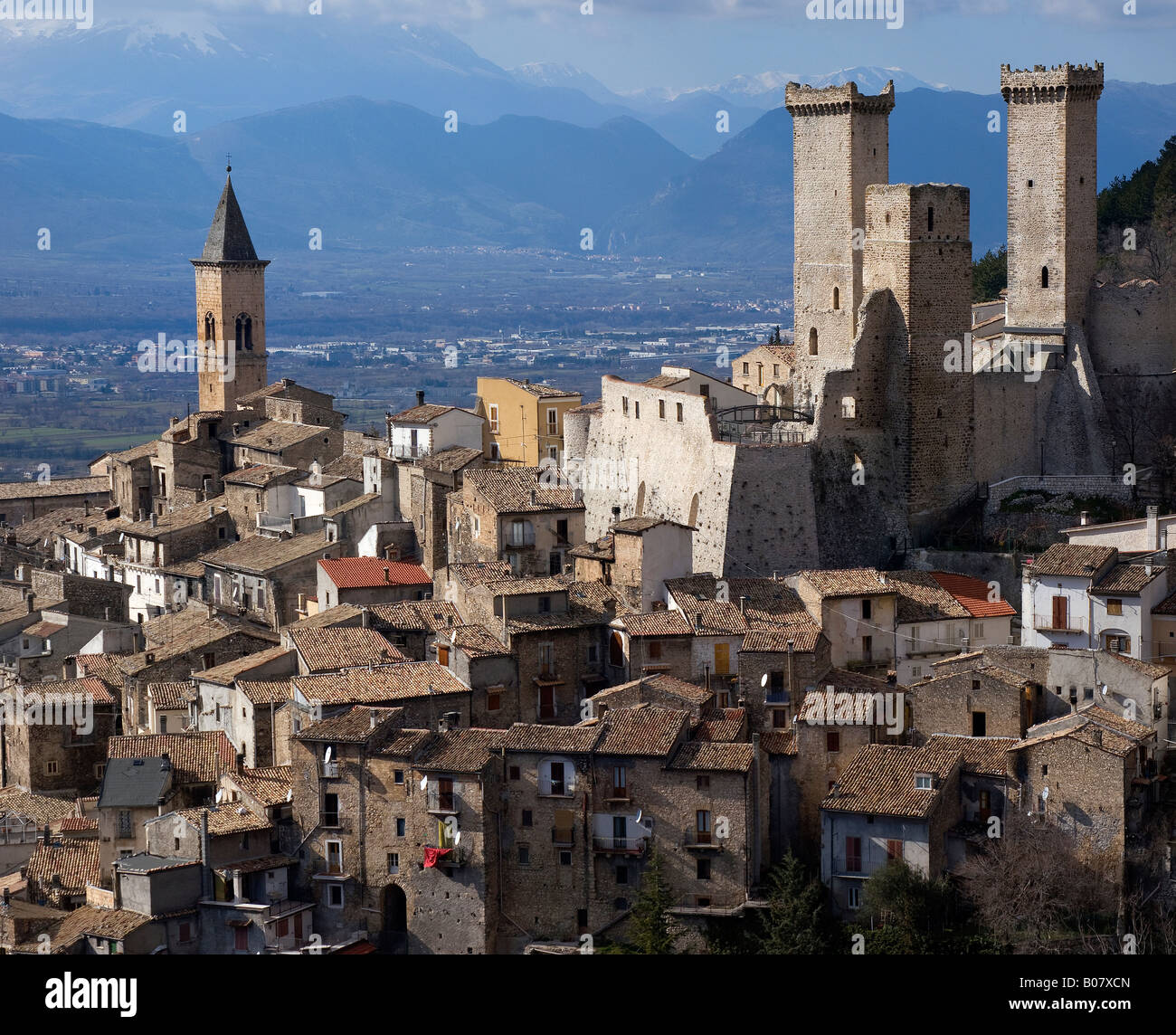 Churches in the abruzzo region hi-res stock photography and images - Alamy