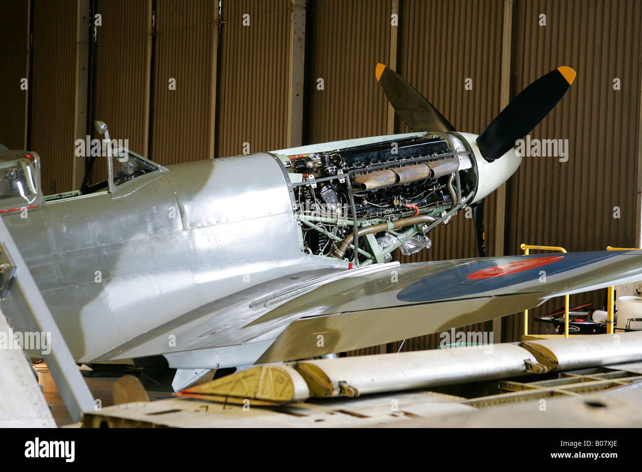 WW11 FIGHTER AIRCRAFT -IMPERIAL WAR MUSEUM UK ENGINE PROPELLER Stock ...