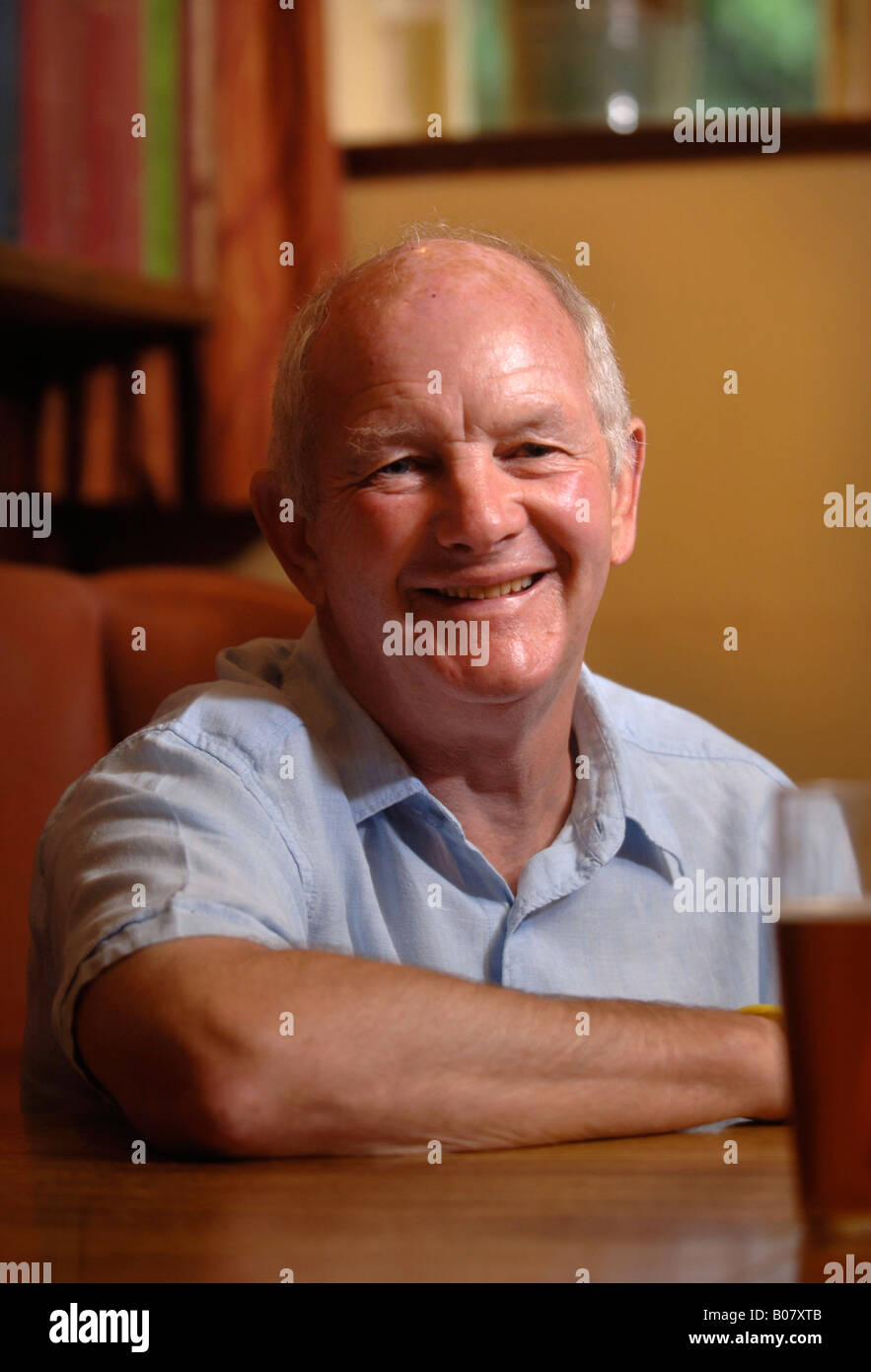 THEN AUG 2007 ENGLAND RUGBY UNION COACH BRIAN ASHTON PICTURED BEFORE ...