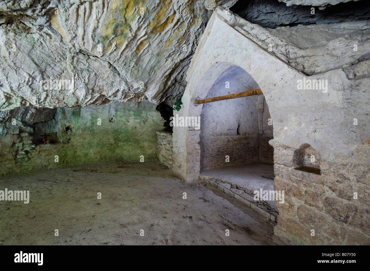 The ancient hermitage called "the friar's cave" in the Fiastrone river ...