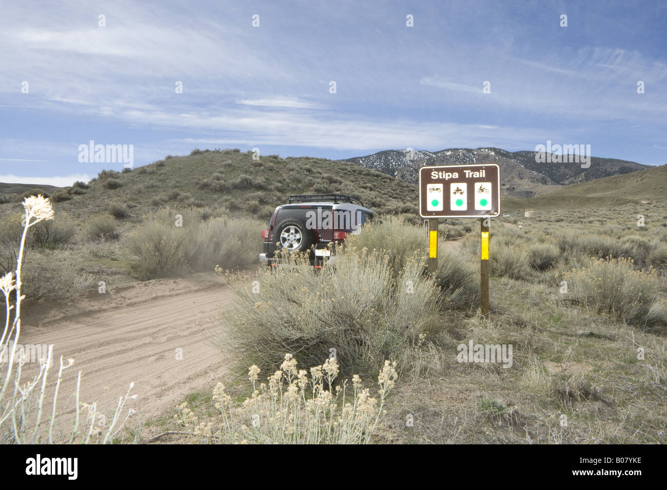Off-roading in California desert Stock Photo - Alamy