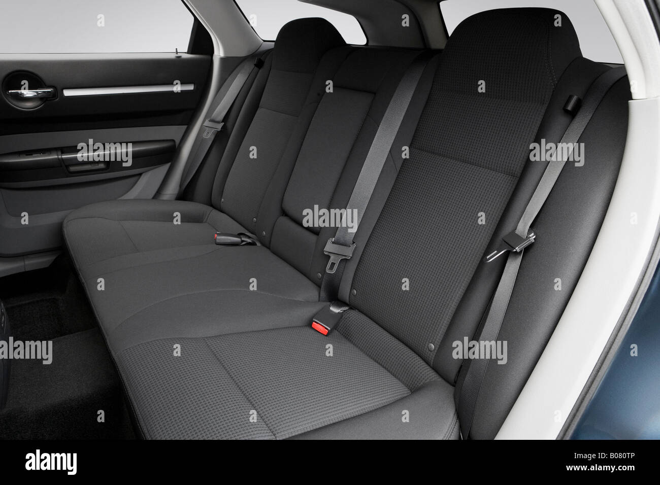 2008 Dodge Magnum SXT in Blue - Rear seats Stock Photo - Alamy