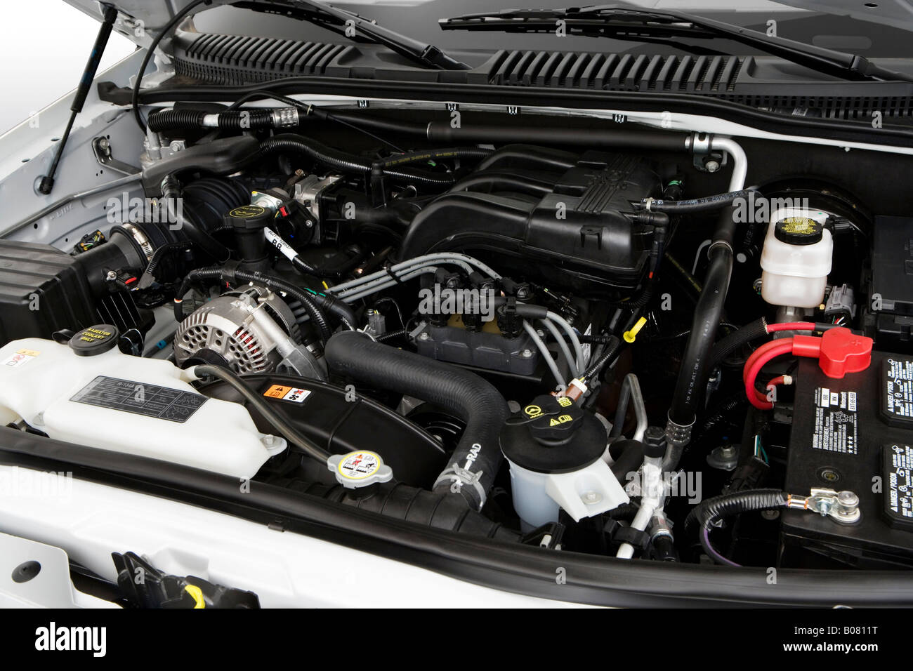 2008 Mercury Mountaineer Premier in Beige - Engine Stock Photo - Alamy