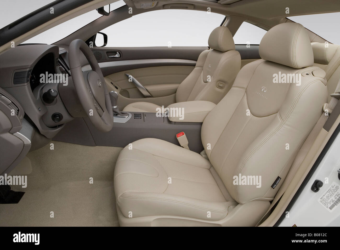 2008 Infiniti G Coupe G37 Journey in White - Front seats Stock Photo ...