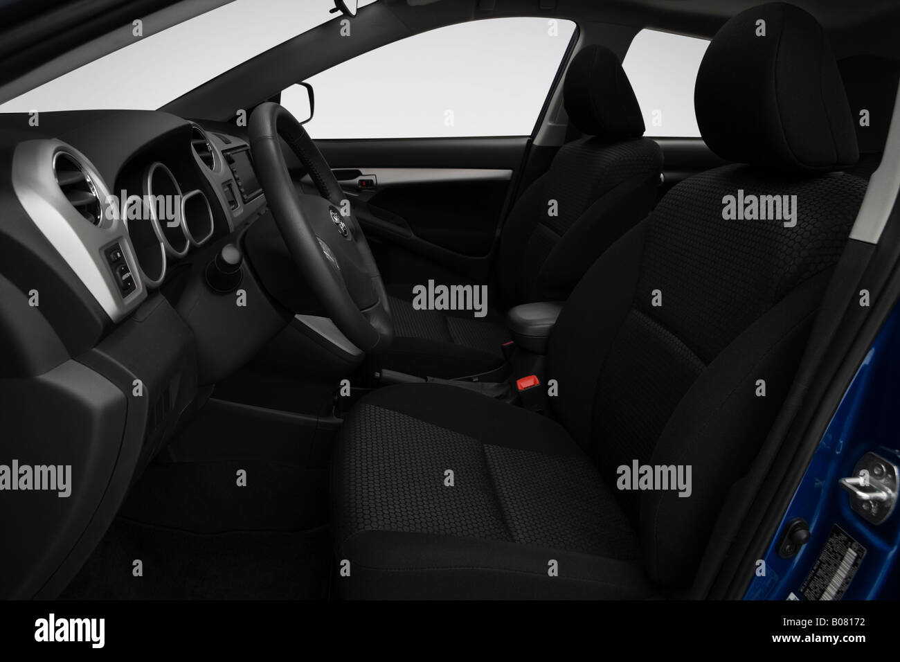 2009 Toyota Corolla Matrix XRS in Blue - Front seats Stock Photo - Alamy