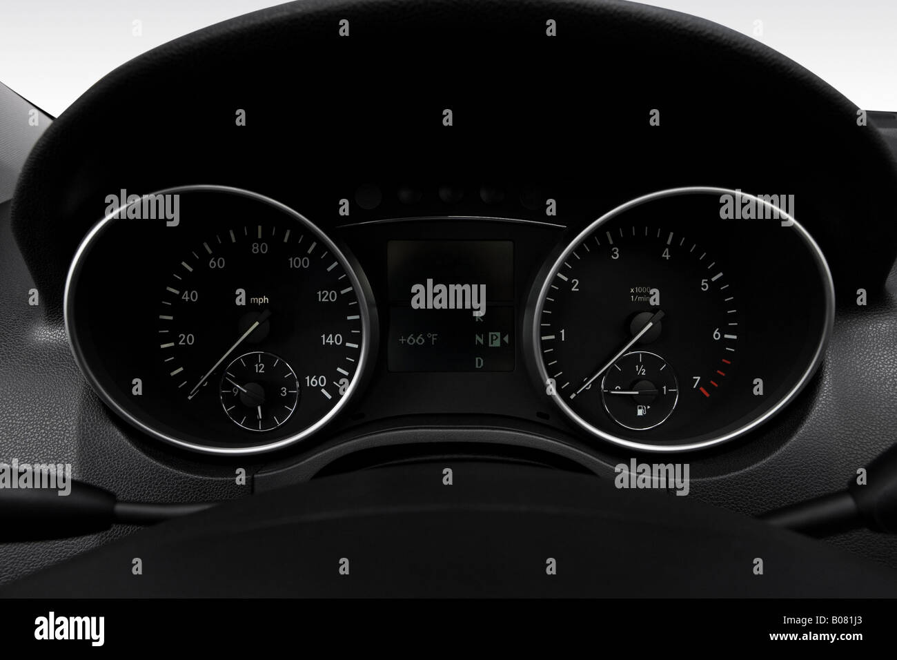 2008 Mercedes-Benz M-Class ML550 AMG in Black - Speedometer/tachometer ...