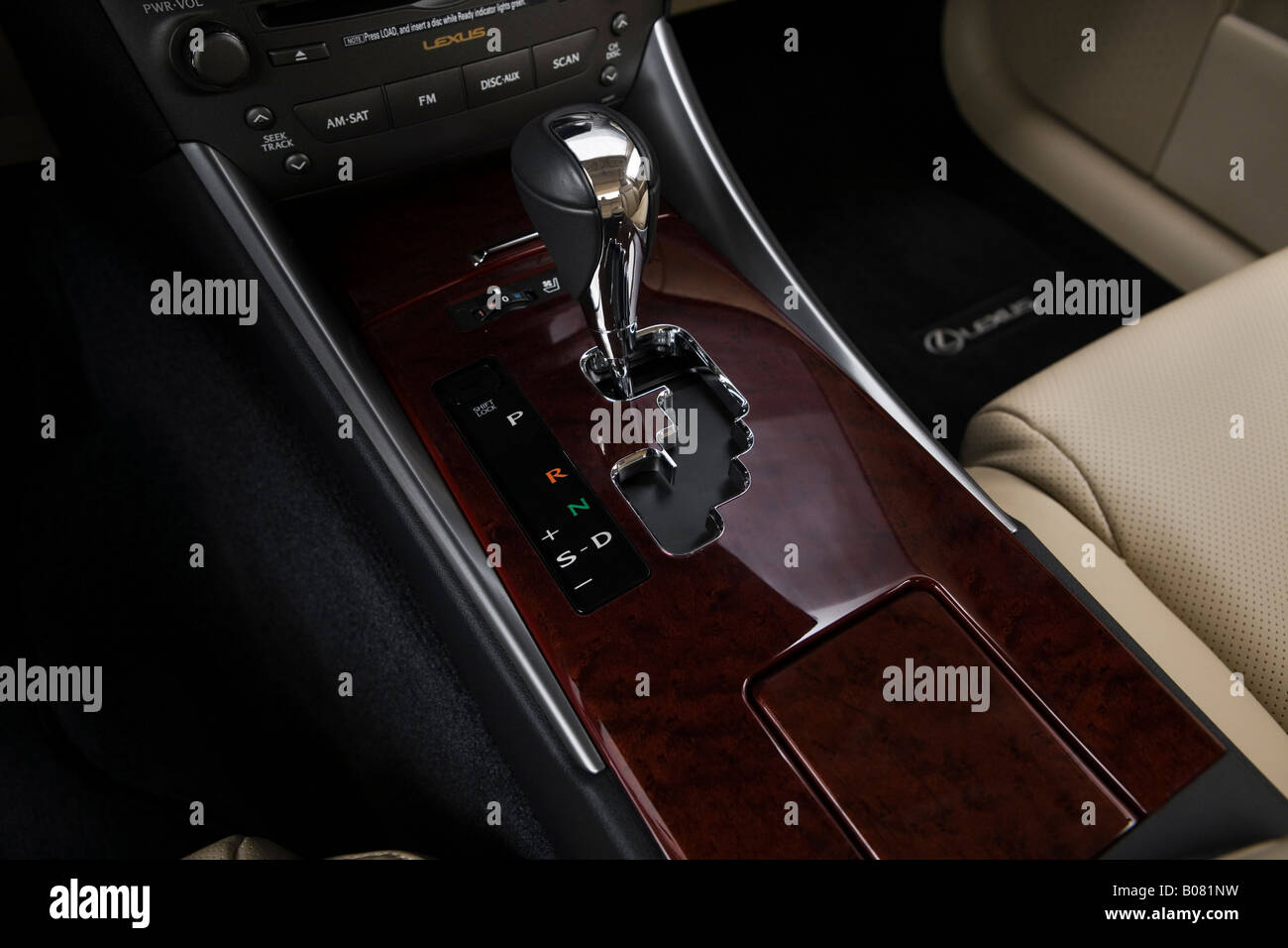2008 Lexus IS IS250 in Black - Gear shifter/center console Stock Photo ...
