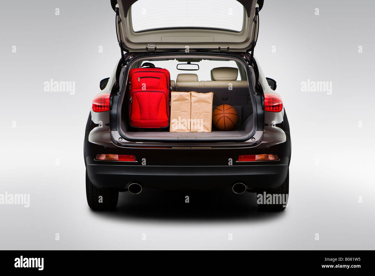 2008 Infiniti EX EX35 Journey in Black - Trunk Props Stock Photo - Alamy