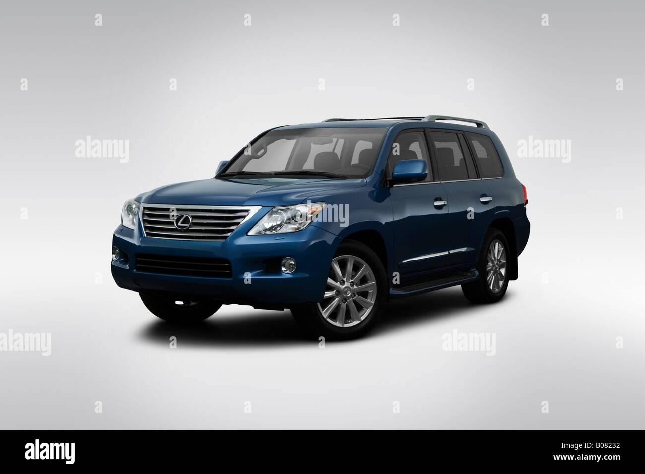 2008 Lexus LX LX570 in - Front angle view Stock Photo - Alamy