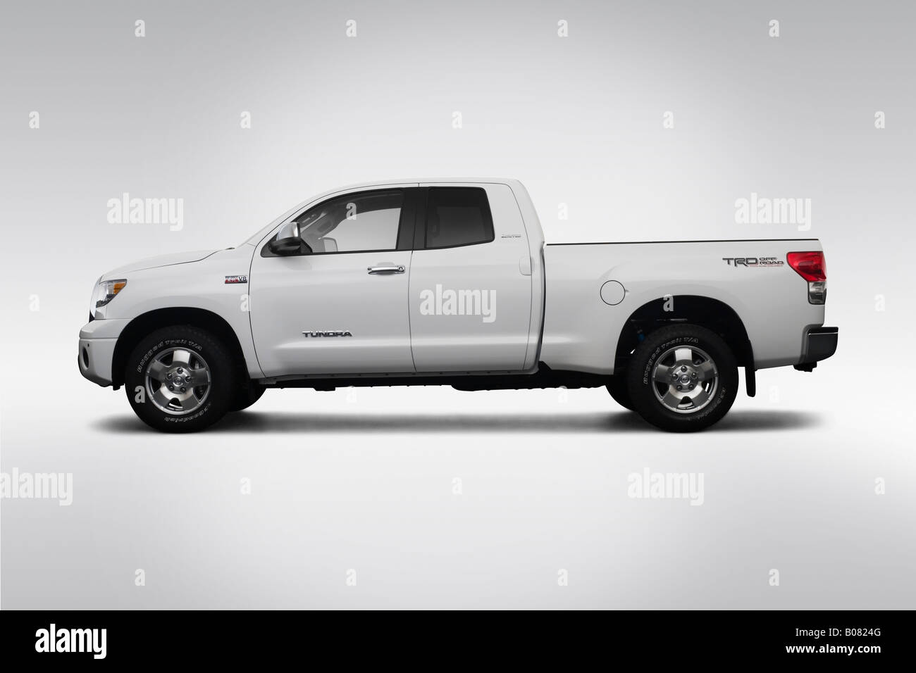 2008 Toyota Tundra in White - Drivers Side Profile Stock Photo - Alamy