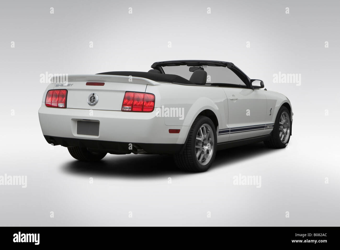 2008 Ford Shelby GT500 in White - Rear angle view Stock Photo - Alamy