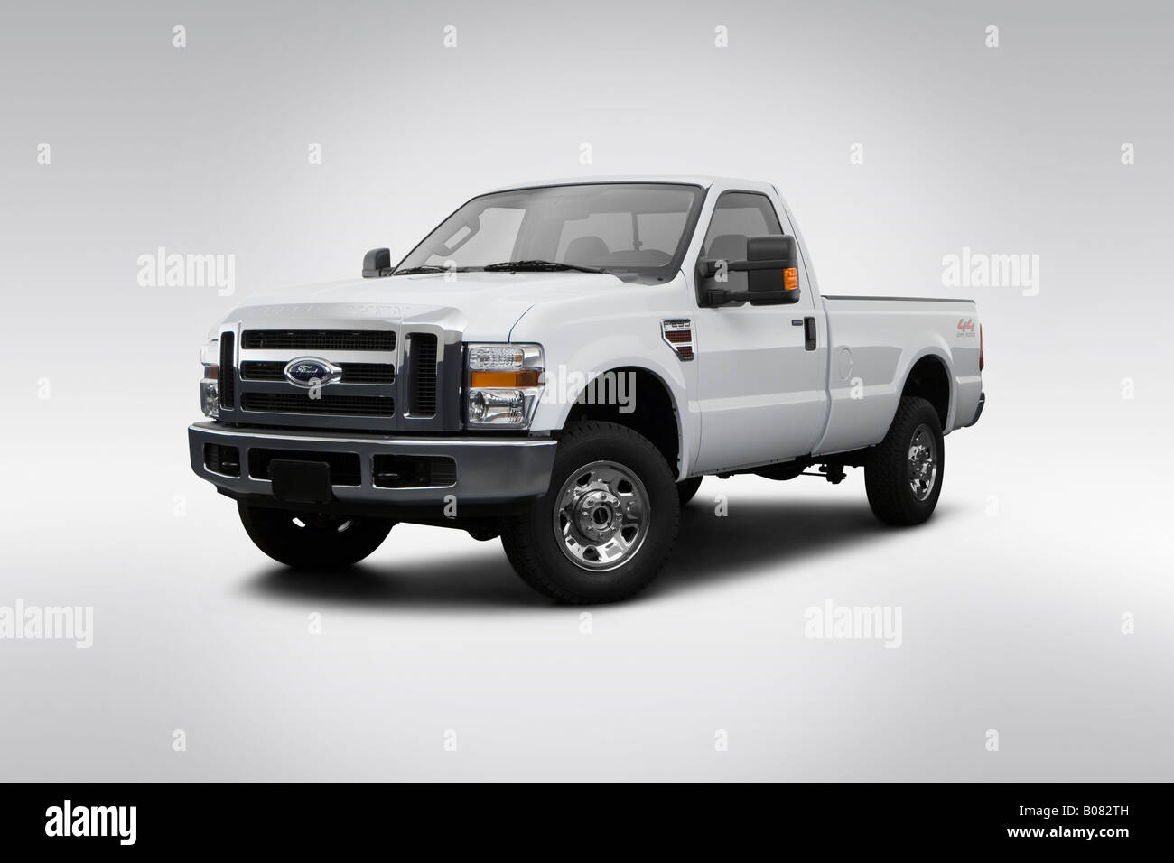 2008 Ford F-250 SD XLT in White - Front angle view Stock Photo - Alamy