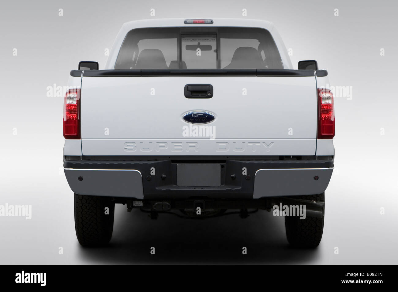 2008 Ford F-250 SD XLT in White - Low/Wide Rear Stock Photo - Alamy