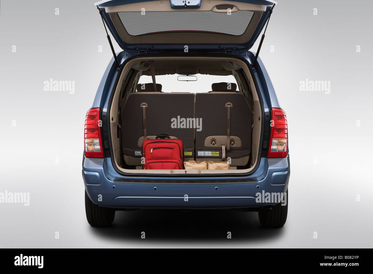 2008 Hyundai Entourage GLS in Blue - Trunk Props Stock Photo - Alamy