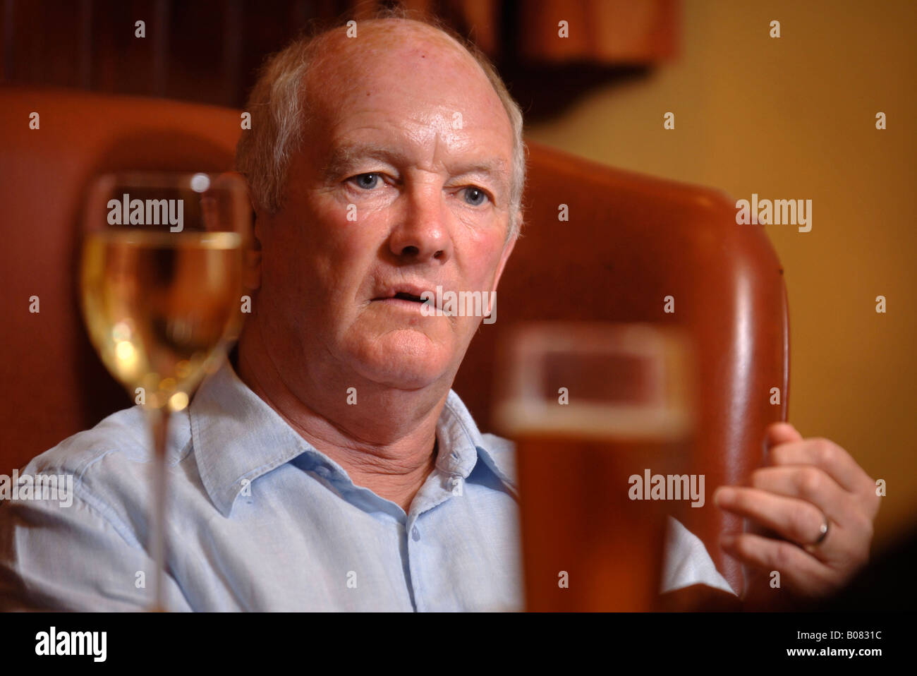 THEN AUG 2007 ENGLAND RUGBY UNION COACH BRIAN ASHTON PICTURED BEFORE ...