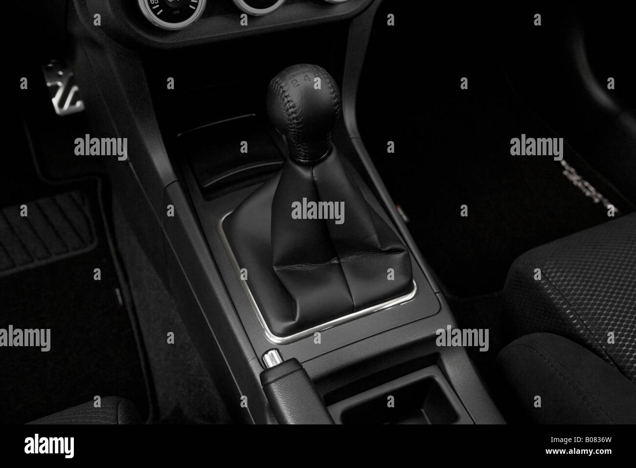 2008 Mitsubishi Lancer Evolution in Gray - Gear shifter/center console ...
