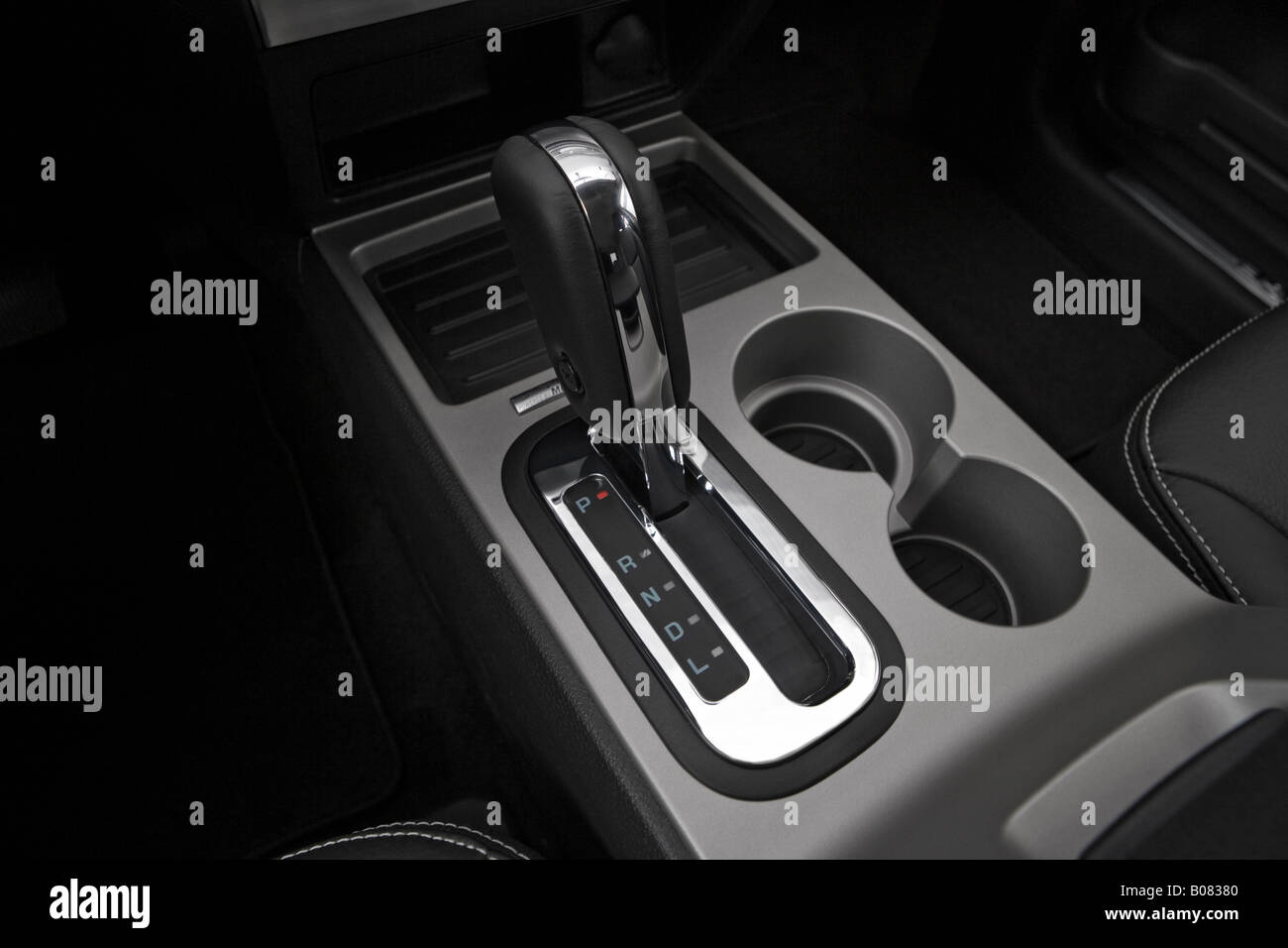 2008 Ford Edge Limited in Orange - Gear shifter/center console Stock ...