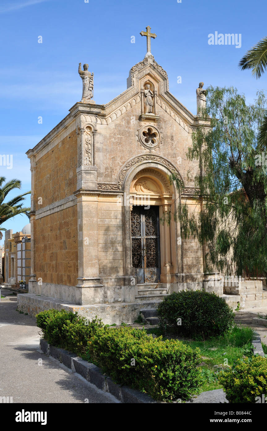 Old Family Grave, Pietraperzia, Sicily, Italy Stock Photo - Alamy