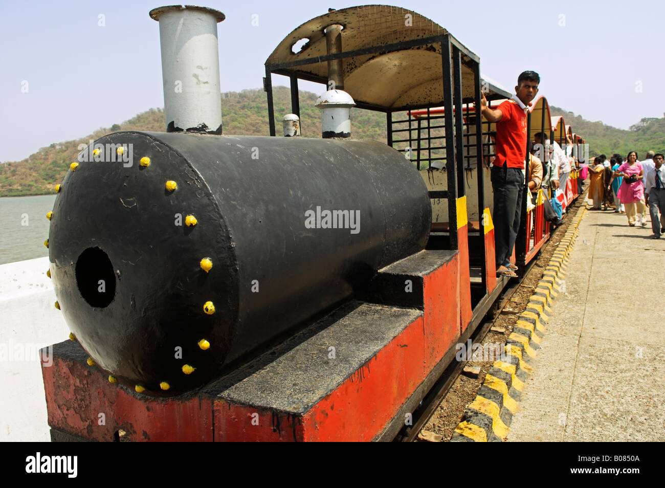 India train transport hi-res stock photography and images - Alamy