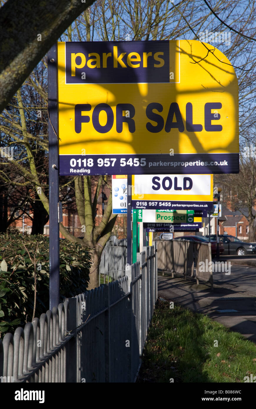 Estate agent boards house for sale hi-res stock photography and images ...