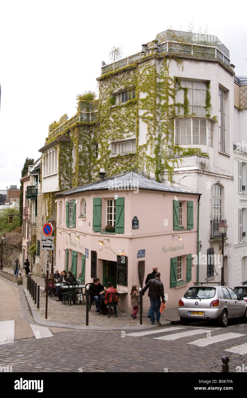 Restaurant in Montmartre Paris France Stock Photo - Alamy