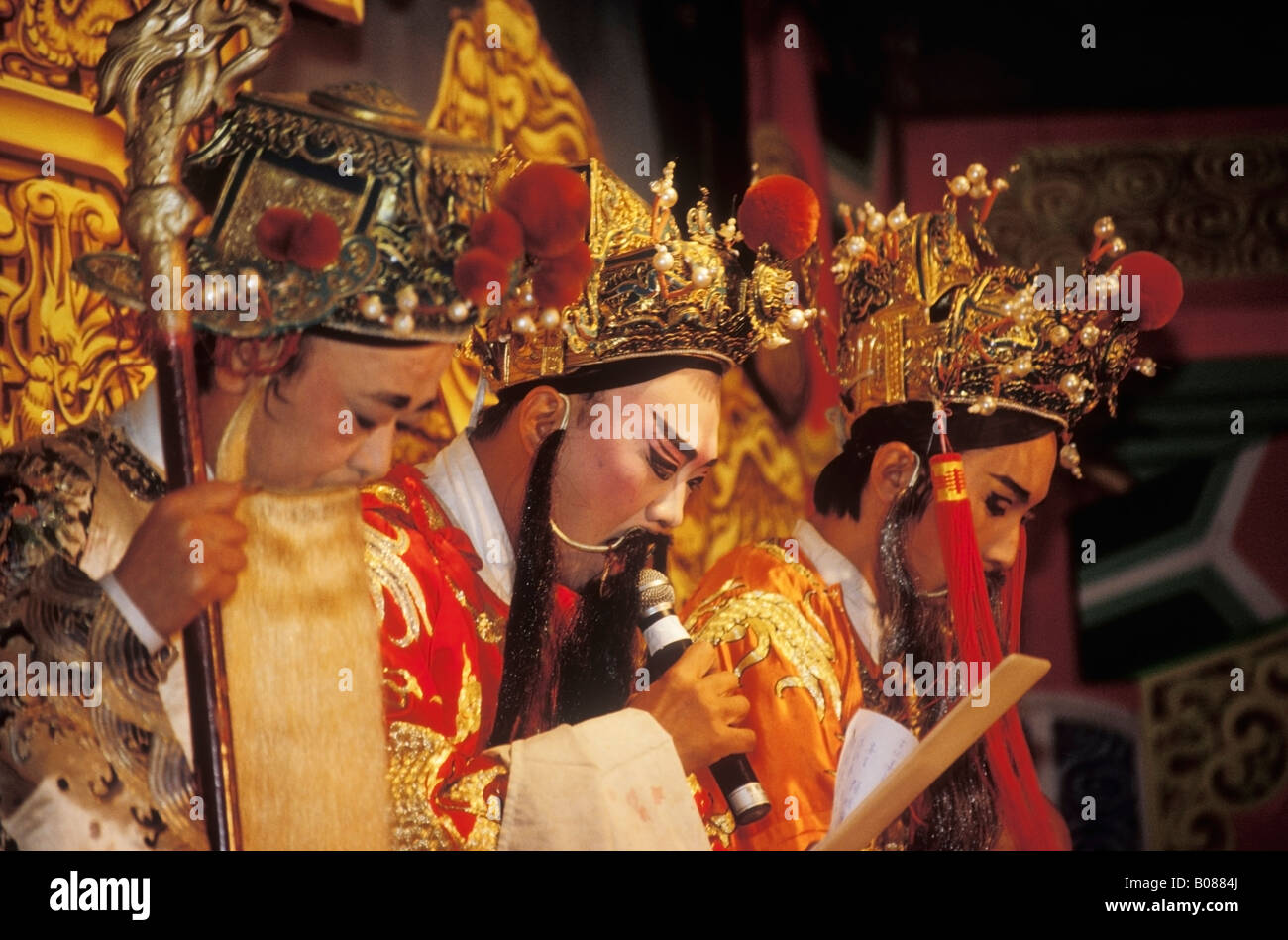 Taiwanese chinese opera hi-res stock photography and images - Alamy