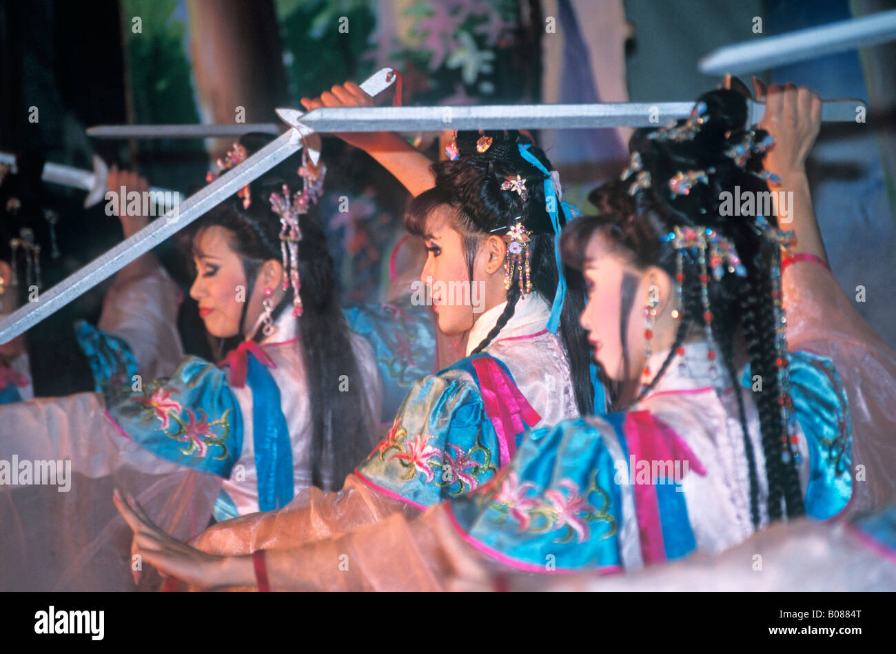 Taiwanese chinese opera hi-res stock photography and images - Alamy