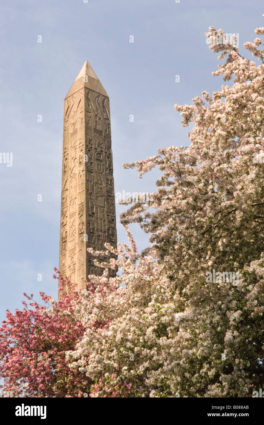 Cleopatra needle monument hi-res stock photography and images - Alamy
