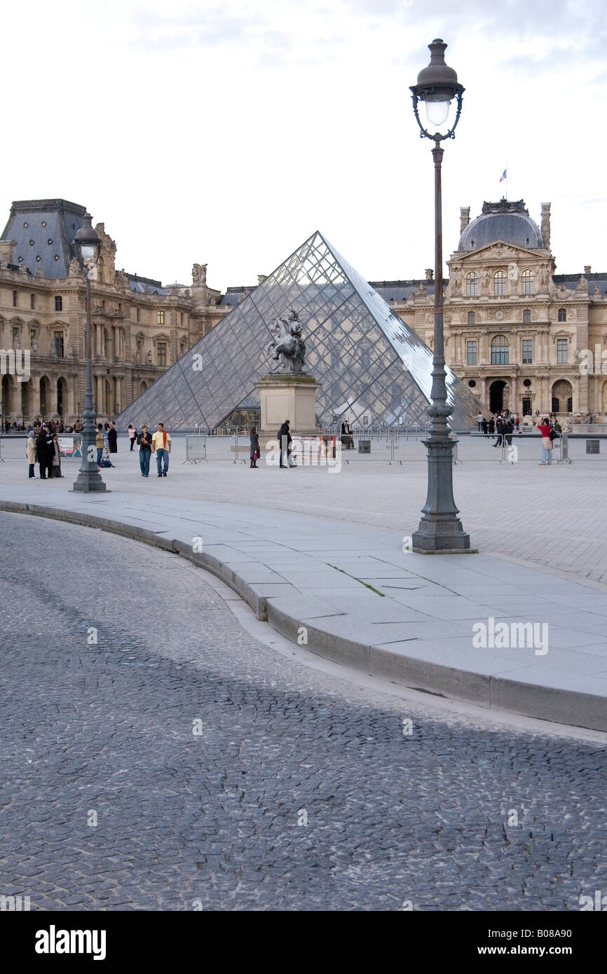 Louvre courtyard hi-res stock photography and images - Alamy