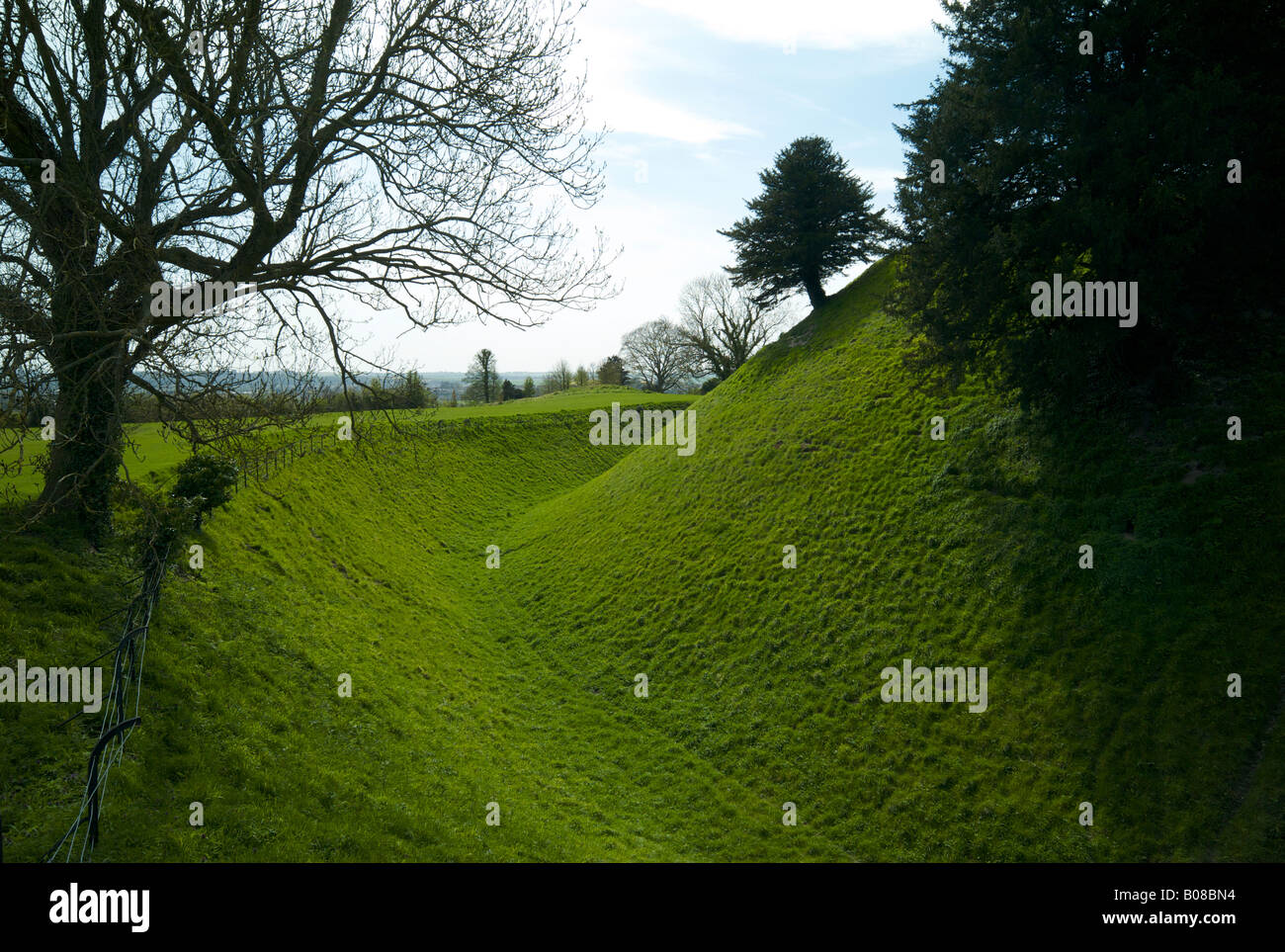 Ditch and bank hi-res stock photography and images - Alamy