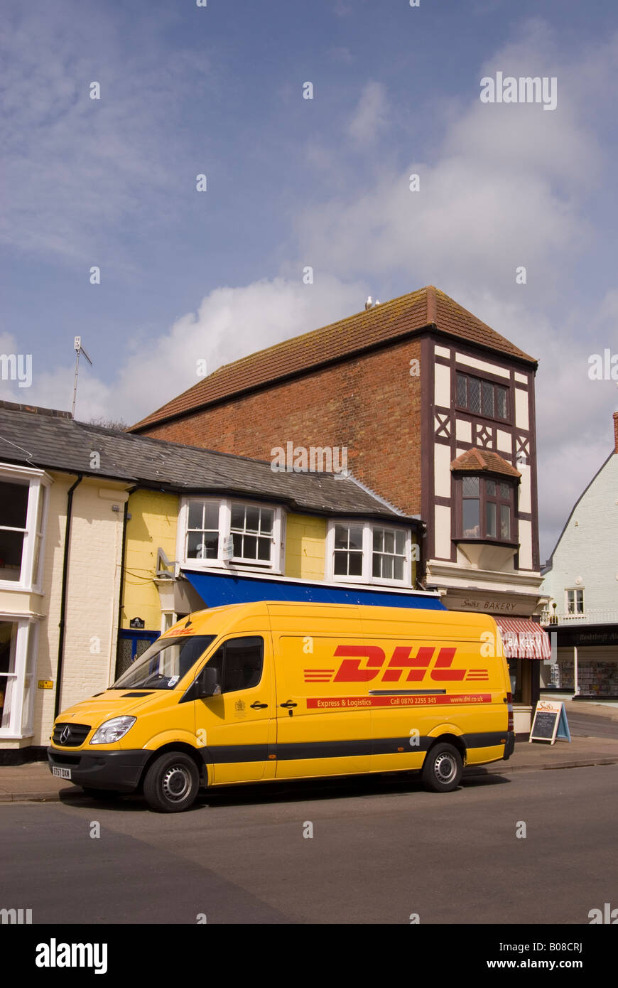 Dhl parcels express hi-res stock photography and images - Alamy