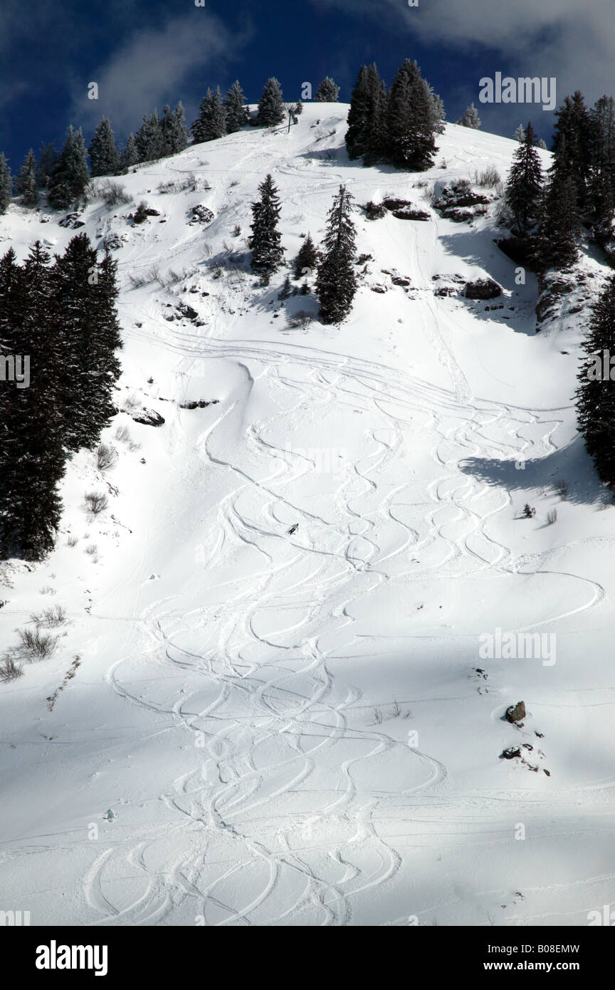 Morzine ski tracks snow hi-res stock photography and images - Alamy