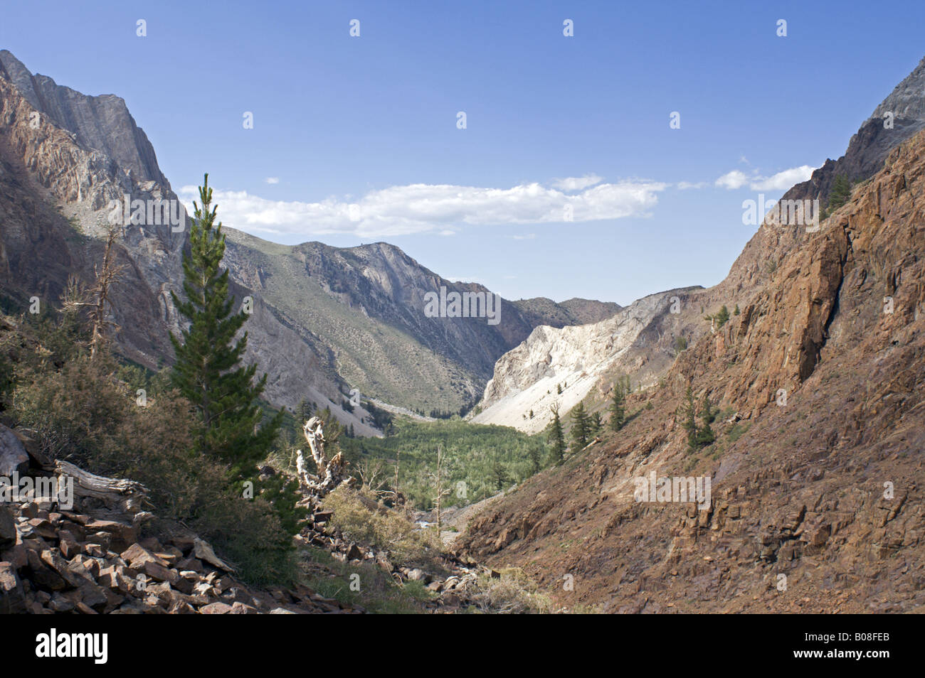 Sharp jagged mountain hi-res stock photography and images - Alamy