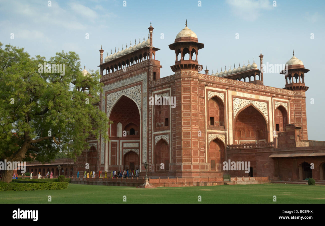 Red taj mahal hi-res stock photography and images - Alamy