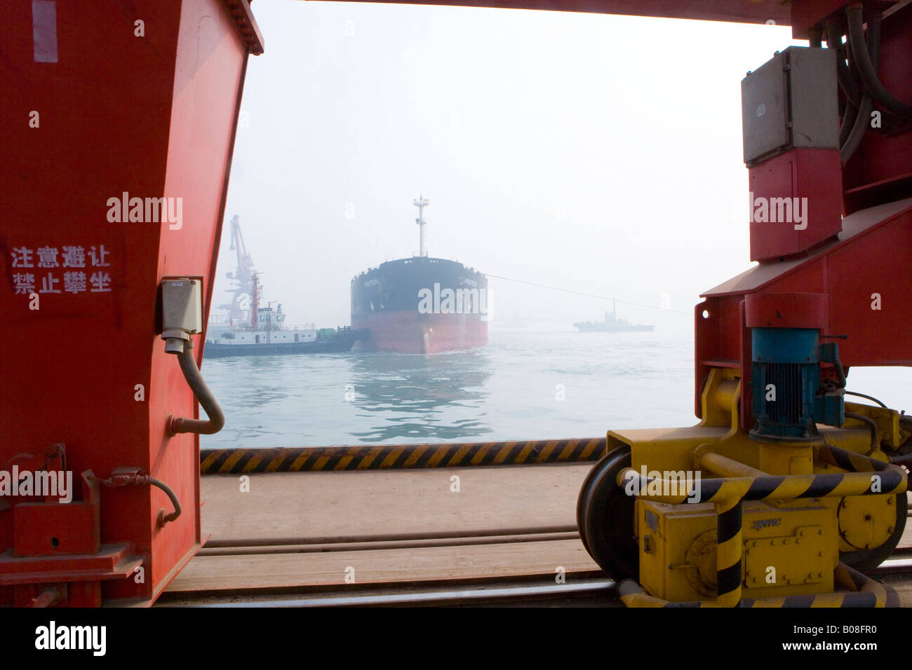 Rizhao container port hi-res stock photography and images - Alamy