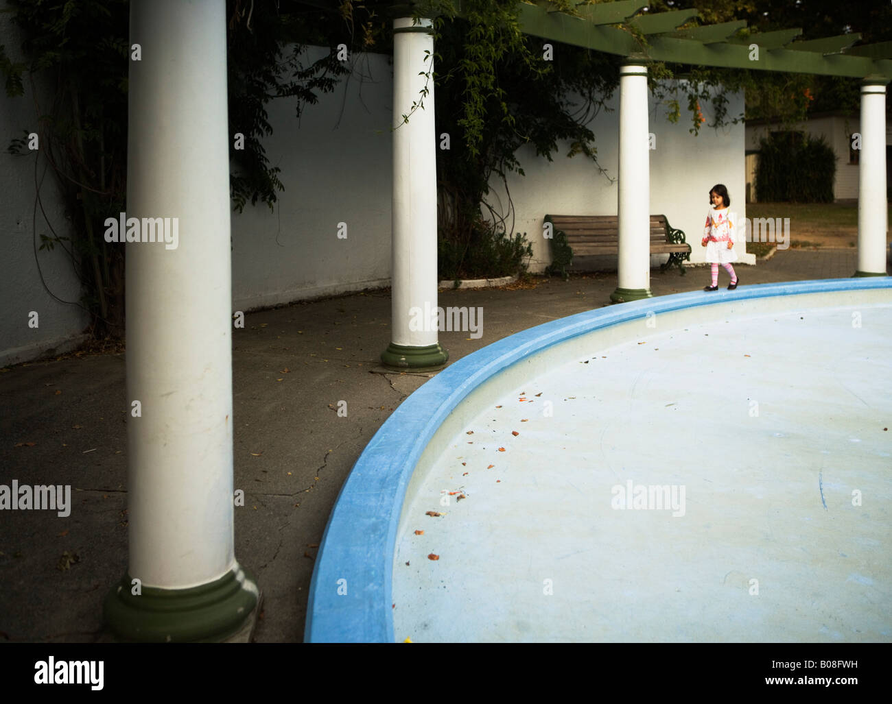 Empty paddling pool hi-res stock photography and images - Alamy