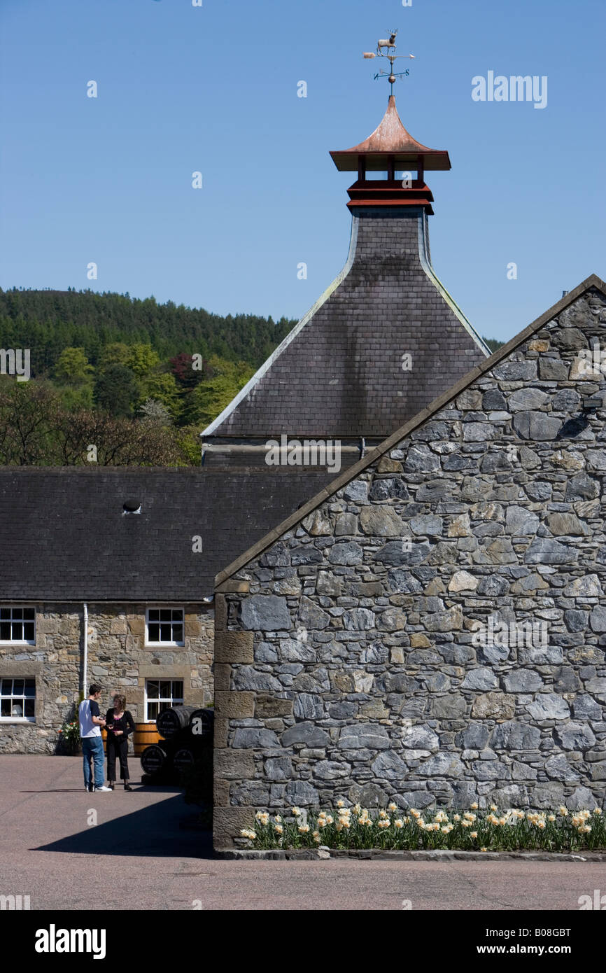 People outside visitor centre, Glenfiddich Distillery, Dufftown ...
