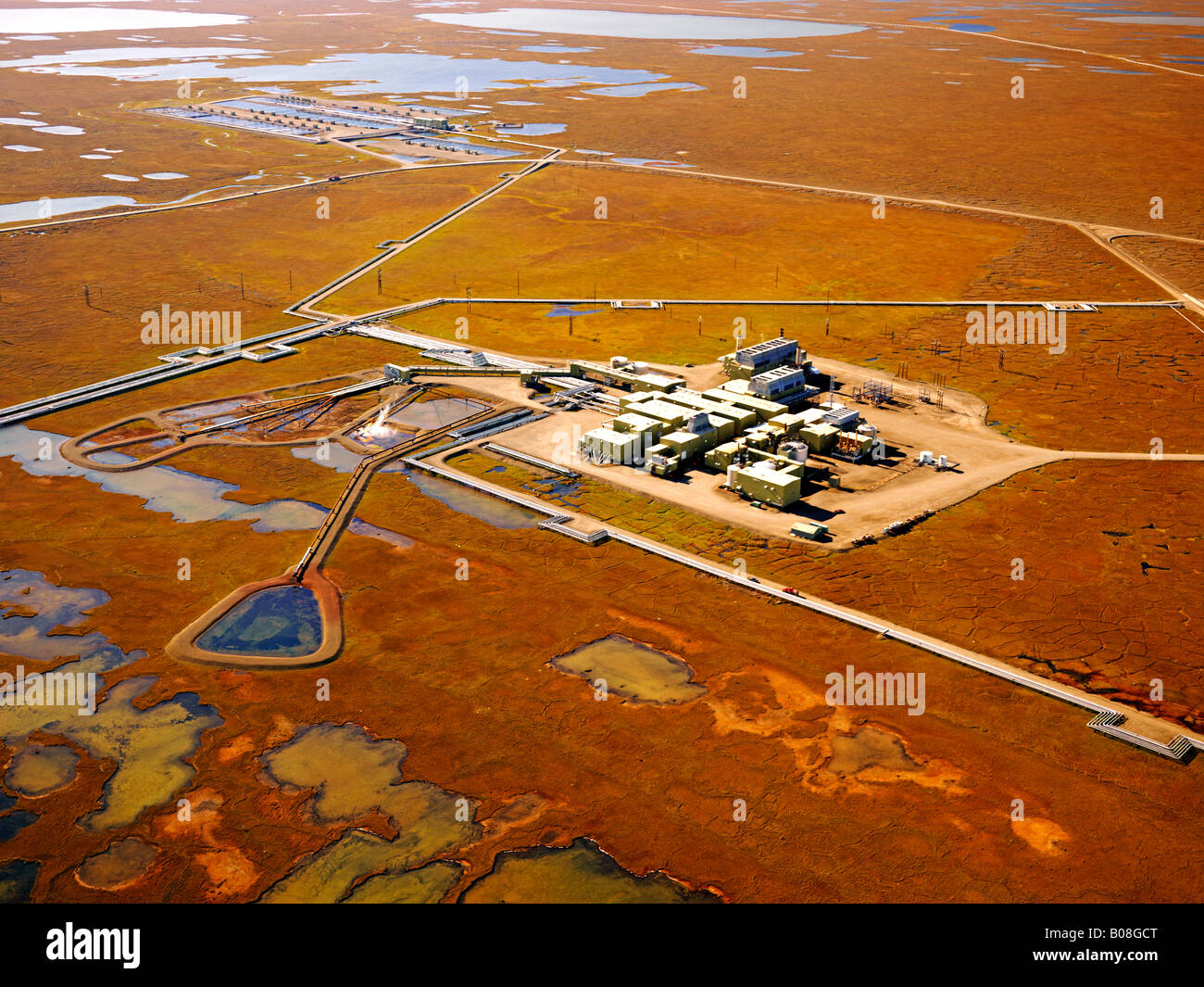 Trans alaska pipeline aerial hi-res stock photography and images - Alamy
