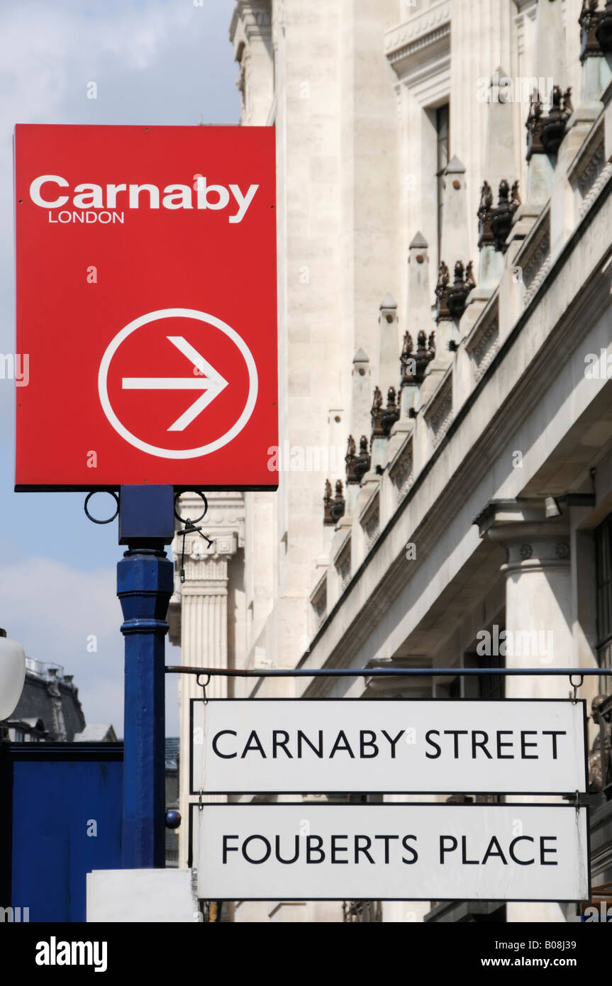 Arrow pointing direction london hi-res stock photography and images - Alamy