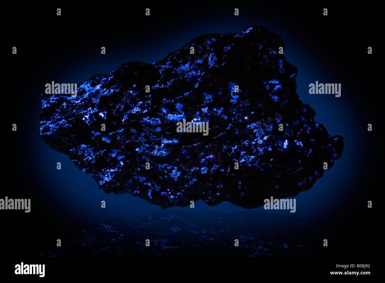 Fluorescent mineral identification hi-res stock photography and images ...