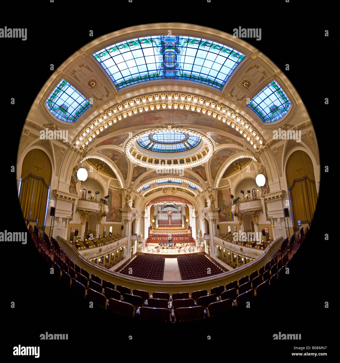 A circular 6 picture panoramic stitch in the Smetana Concert Hall of ...