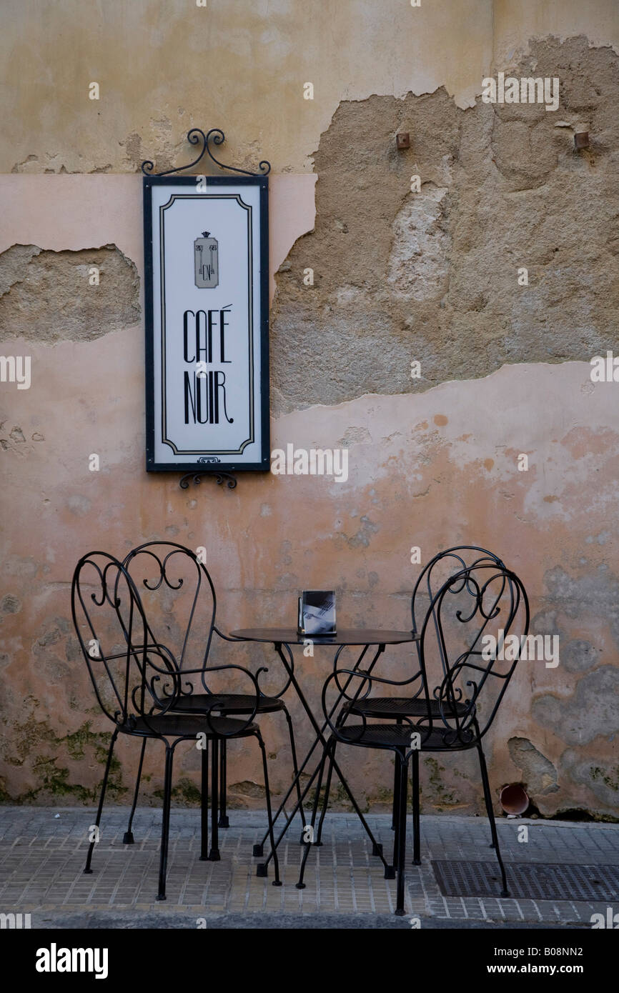 Cafe noto hi-res stock photography and images - Alamy