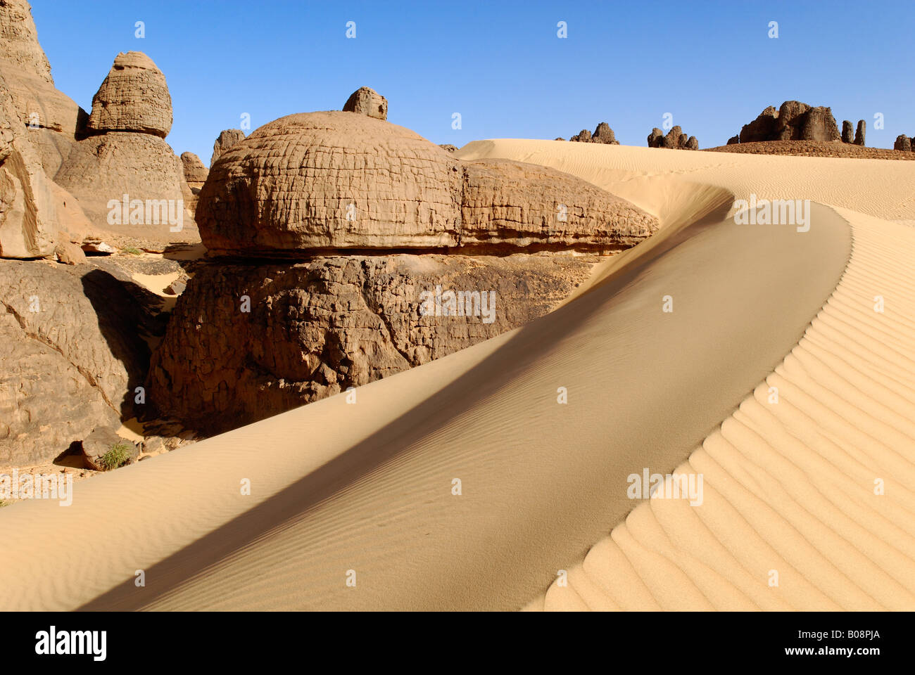 Rock formation in the desert at Tin Akachaker, Tassili du Hoggar ...
