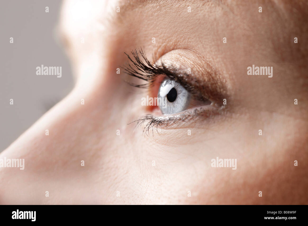 A woman´s eye Stock Photo - Alamy