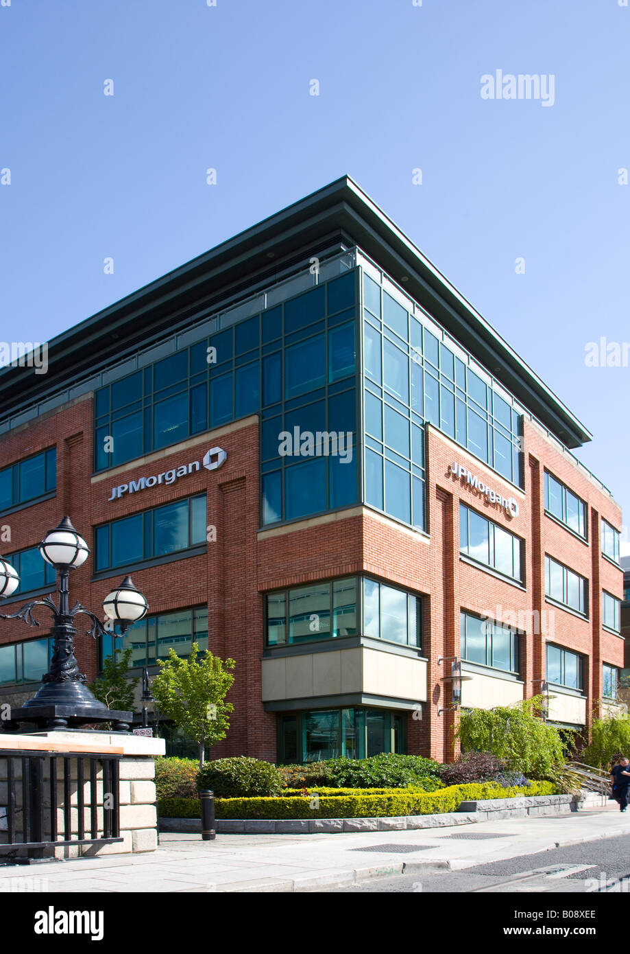 Jp morgan building office building hi-res stock photography and images ...