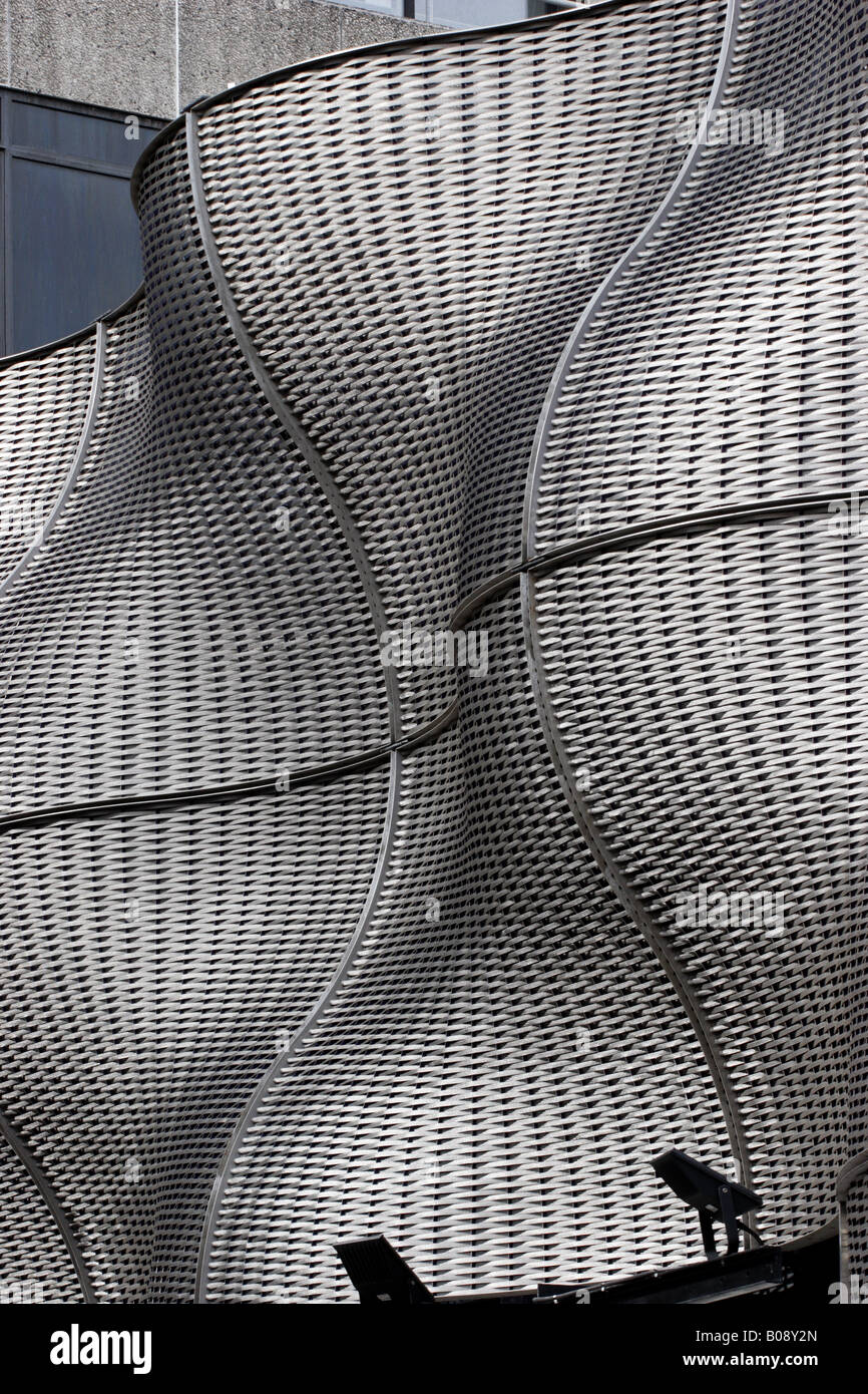 Architectural facade made of steel weave Stock Photo - Alamy